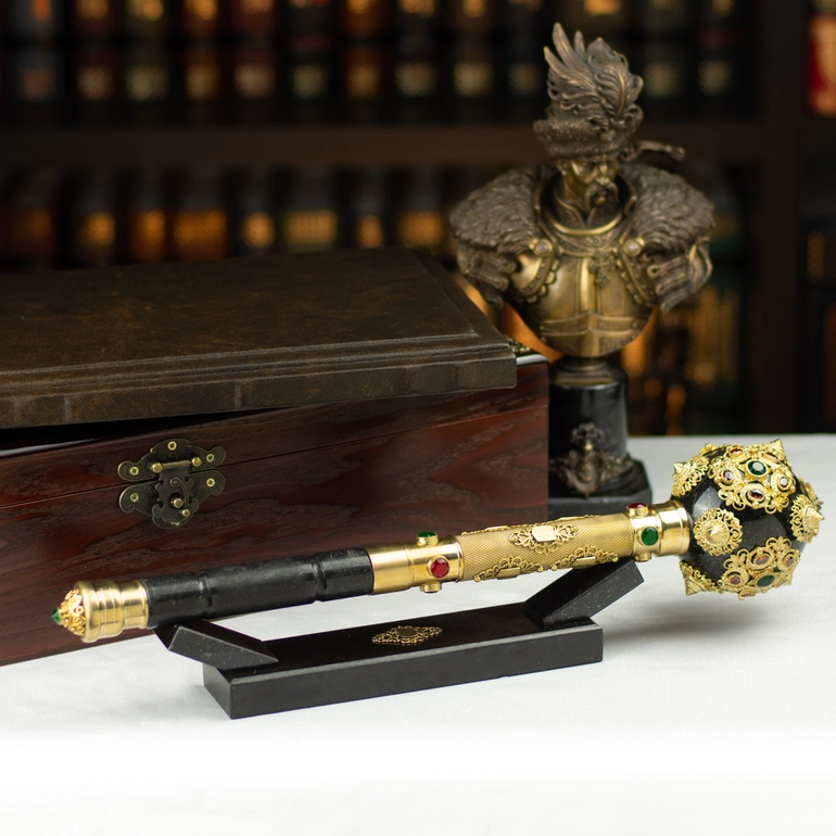 Купити ексклюзивну булаву "Українське козацтво" із мармуру зі стилетом ...